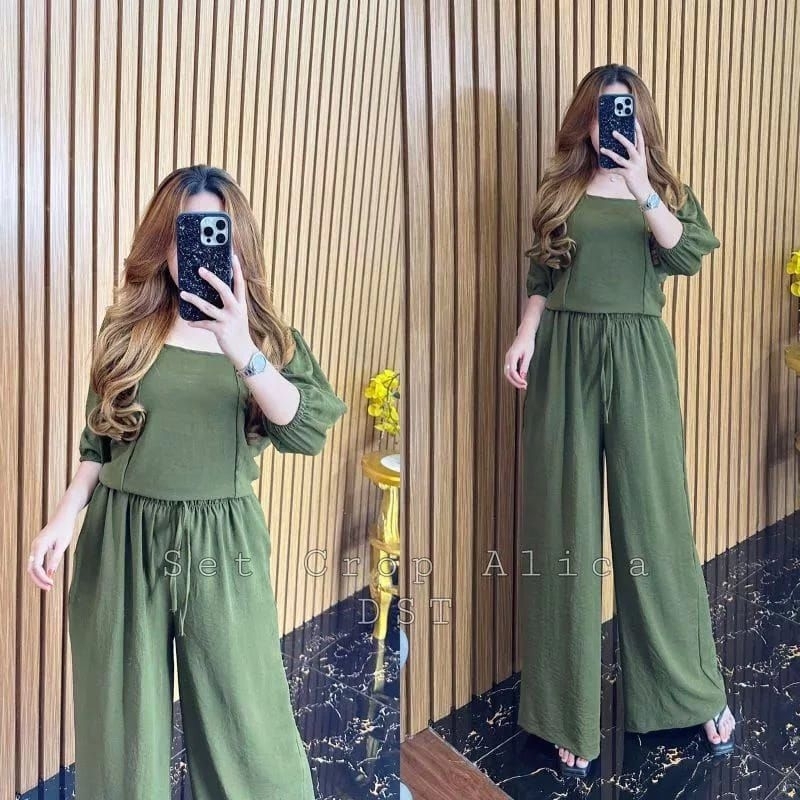 One Set Crinkle Women / Alica Suit Contemporary Women's Crop Top Set ...