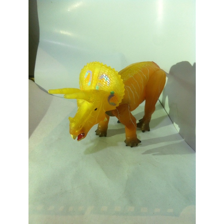 Dinosaur King. Action Figure - Chomp Triceratops. Ef01 Electric Charge ...