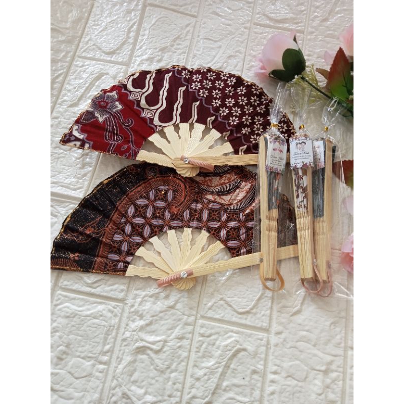 Contents: 50 pcs batik fans, size 15.5cm, plastic packaging | Shopee ...