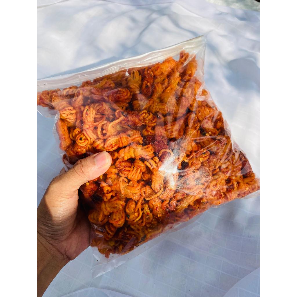 Rolled noodles/spicy uwel noodles with lime leaves with abundant spices ...