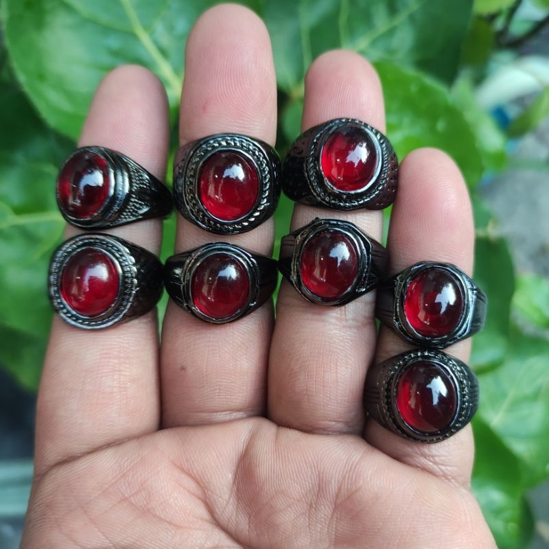 MERAH Siamese red agate ring premium black ring (S) | Shopee Malaysia