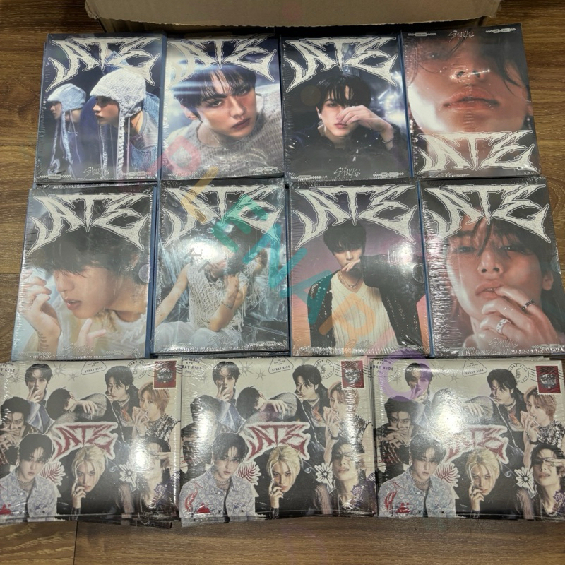 Skz ATE ACCORDION ALBUM And LETTER VERSION BANGCHAN LEEKNOW CHANGBIN ...