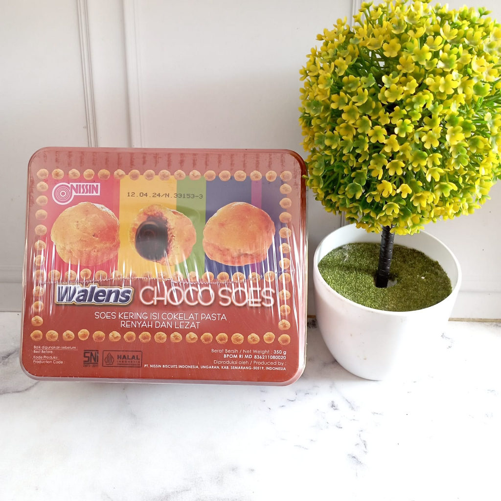 Nissin WALENS Choco Soes 350 Grams - Dry Soes Filled With Chocolate ...