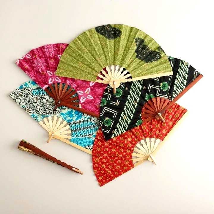 KAYU Wooden FOLDING HAND FAN / MOTIF FAN / SOUVENIR WOODEN FAN / FAN ...