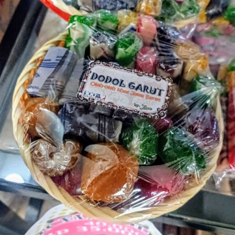 Hampers/parsels/parcel Dodol Garut contains 3 types of Dodol | Shopee ...
