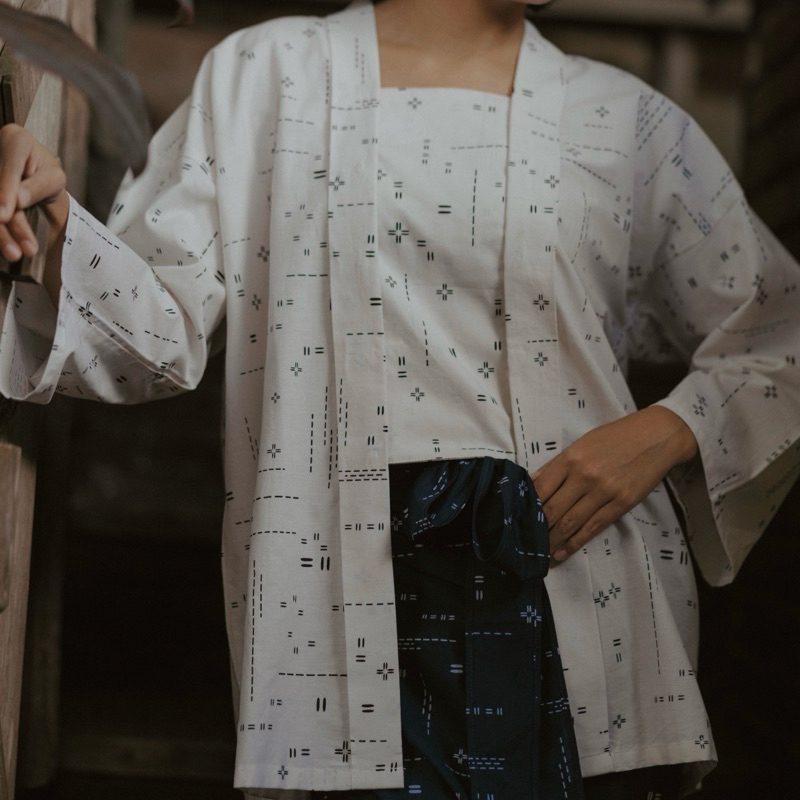 Connected KUTUBARU OUTER OVERSIZED BATIK KEBAYA - RAMBENTALA | Shopee ...