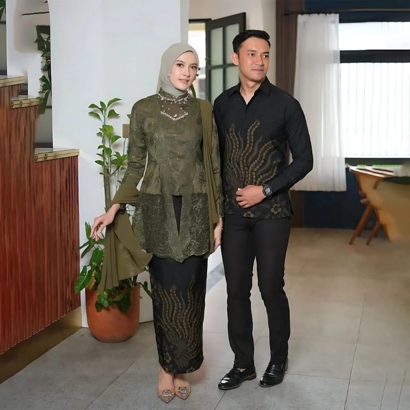 Long sleeve batik kutubaru couple kebaya / engagement couple kebaya ...