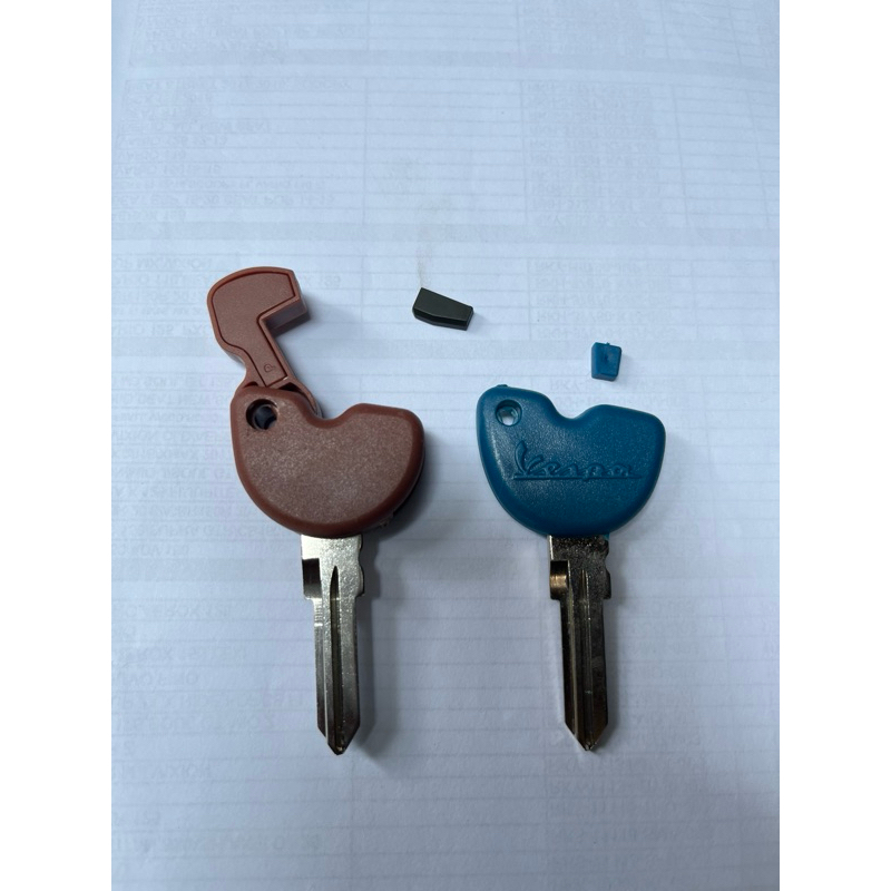 Vespa matic all series Key Complete With transponder chip Blue vespa ...