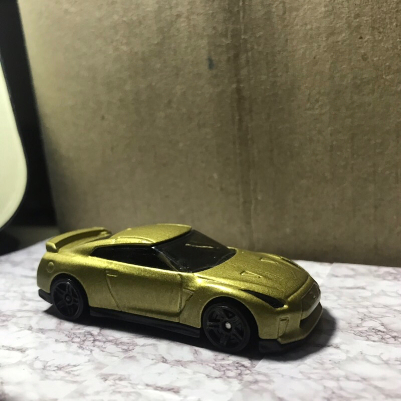 Hotwheels Custom GTR R35 Gold Smokey Nagata Diecast Custom | Shopee ...