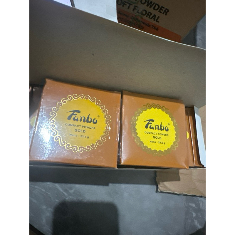 Fanbo Gold Pancake Powder (yellow langsat and yellow coconut leaves ...