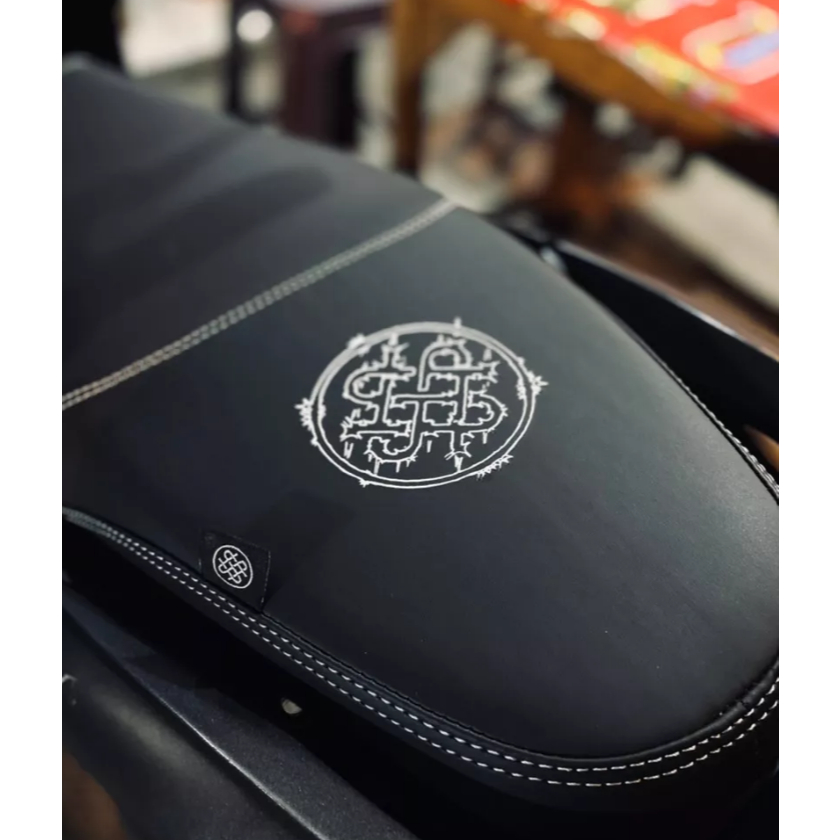 Arvicerations Signature Smooth Texture Motorcycle Seat Leather ...