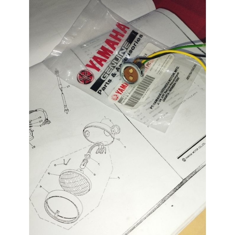 Yamaha DT100 Headlight Socket Bulb Socket Fitting HeadLamp DT Trail ...