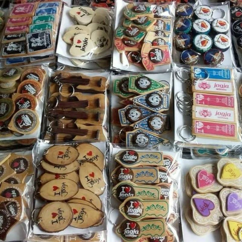 GANTUNGAN Typical Malioboro Jogja Keychain Souvenir Wooden Material 1 ...