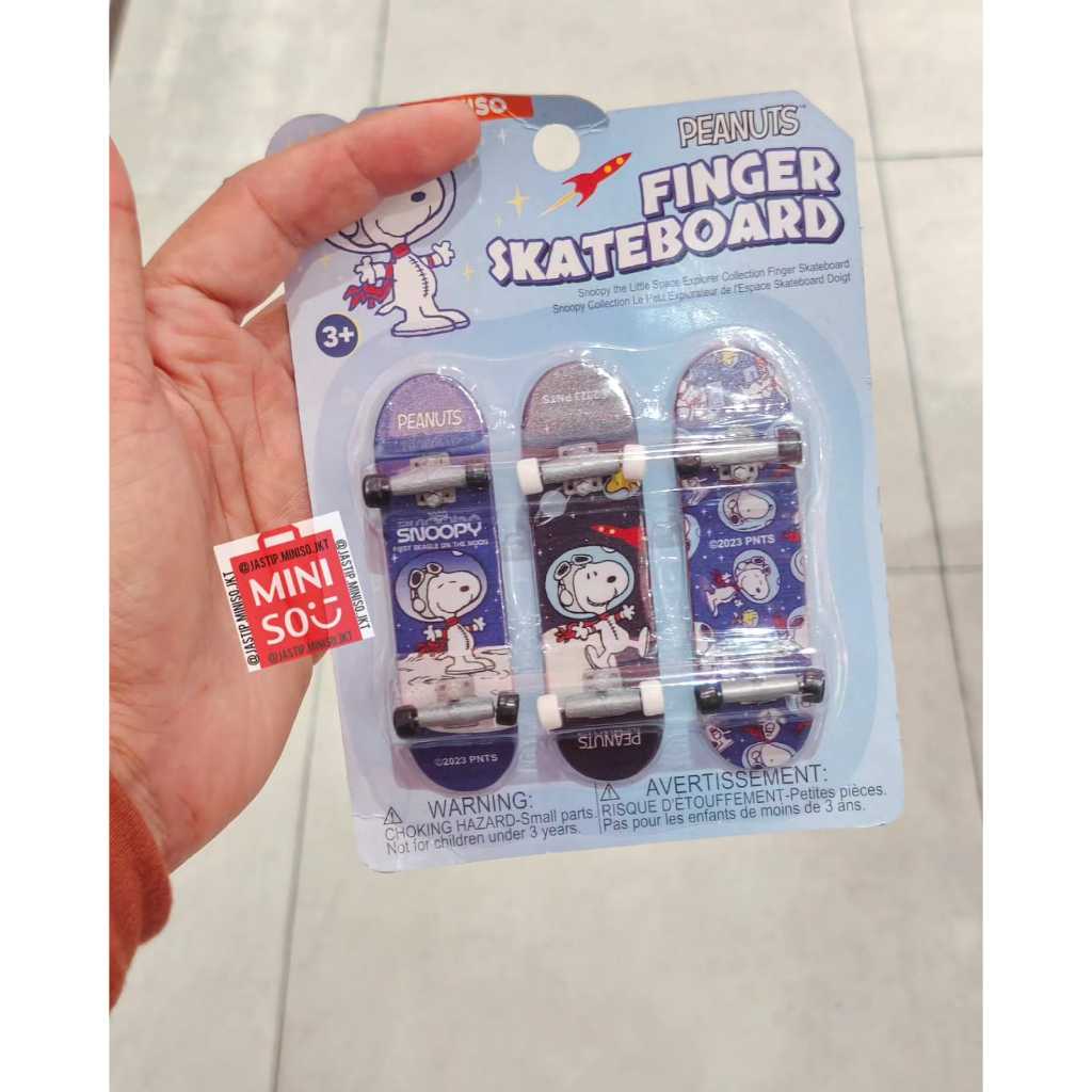 MINISO Finger Skateboard Set SNOOPY The Little Space Explorer (3pcs ...