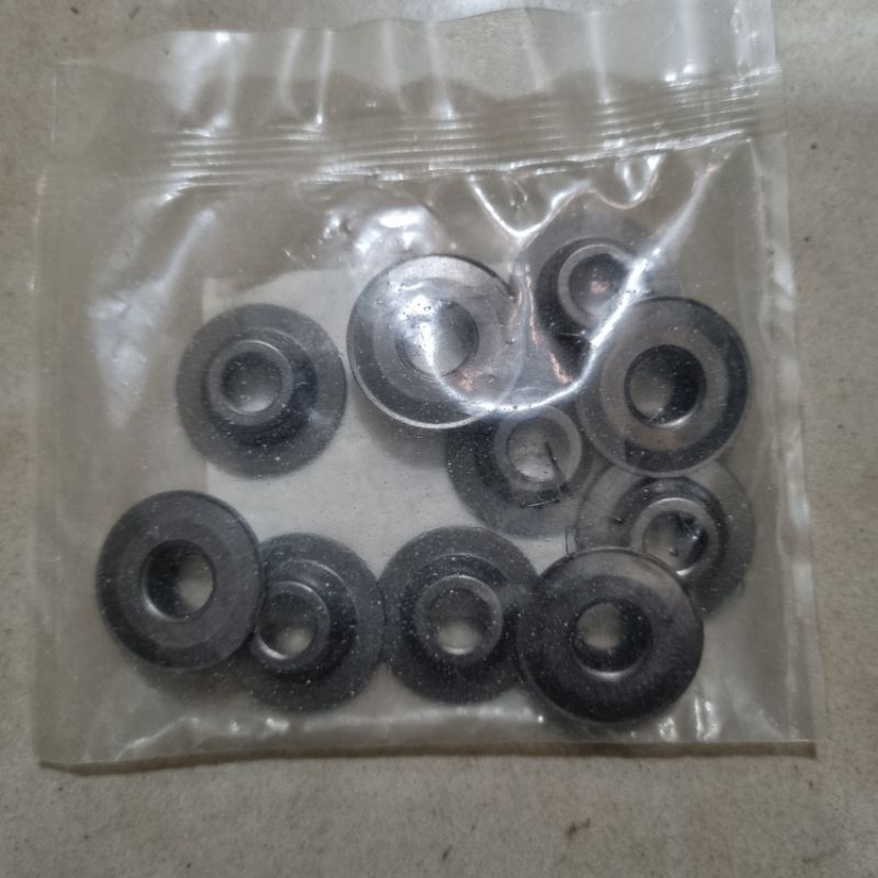 Retainer Valve Spring Seat Per Valve Original Mitsubishi Pajero Sport ...