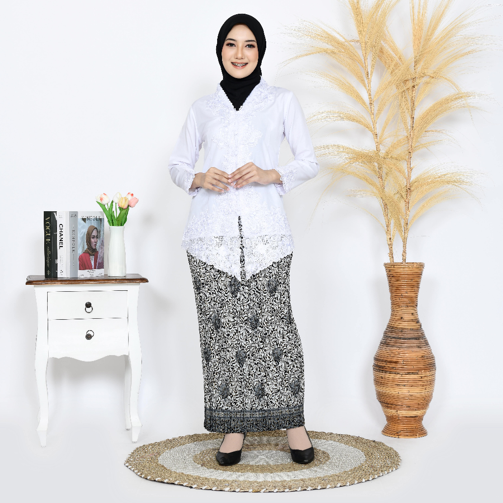 PUTIH Premium encim Kebaya Top / Jumbo Modern Embroidered Kebaya ...