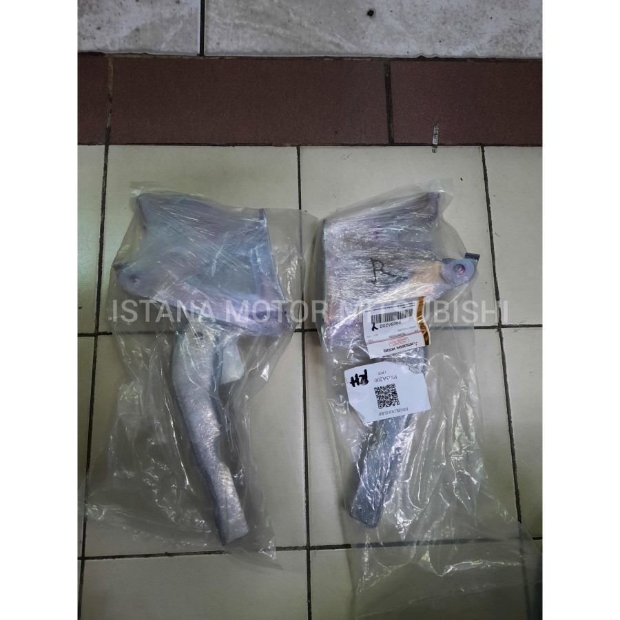 MESIN Original Mitsubishi Expander Xpander Engine Cap Hinge | Shopee ...