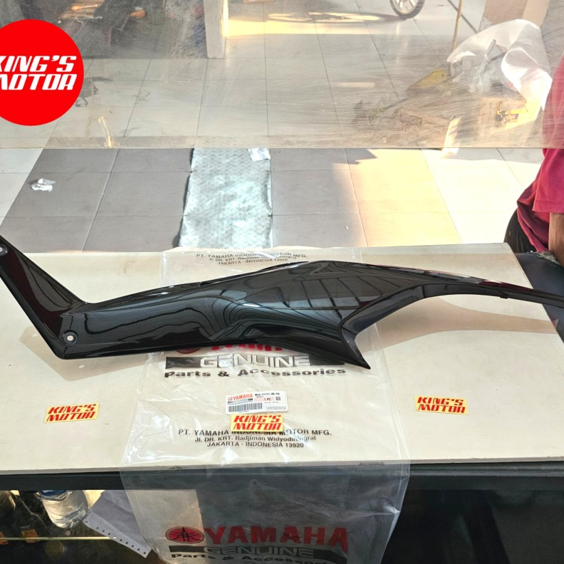 Middle SIDE BODY COVER DELTA BOX LEFT NEW XMAX X-MAX CONNECTED BKA-P0 ...