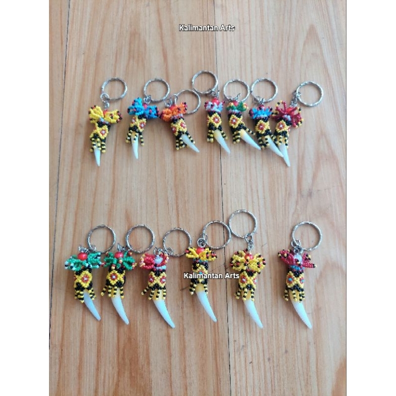 GANTUNGAN Kalimantan Dayak Bead Fang Keychain | Shopee Malaysia