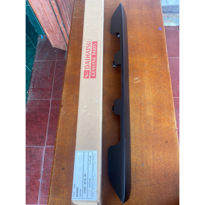 Garnish list Of Luggage Doors Above The Original gran max granmax ...