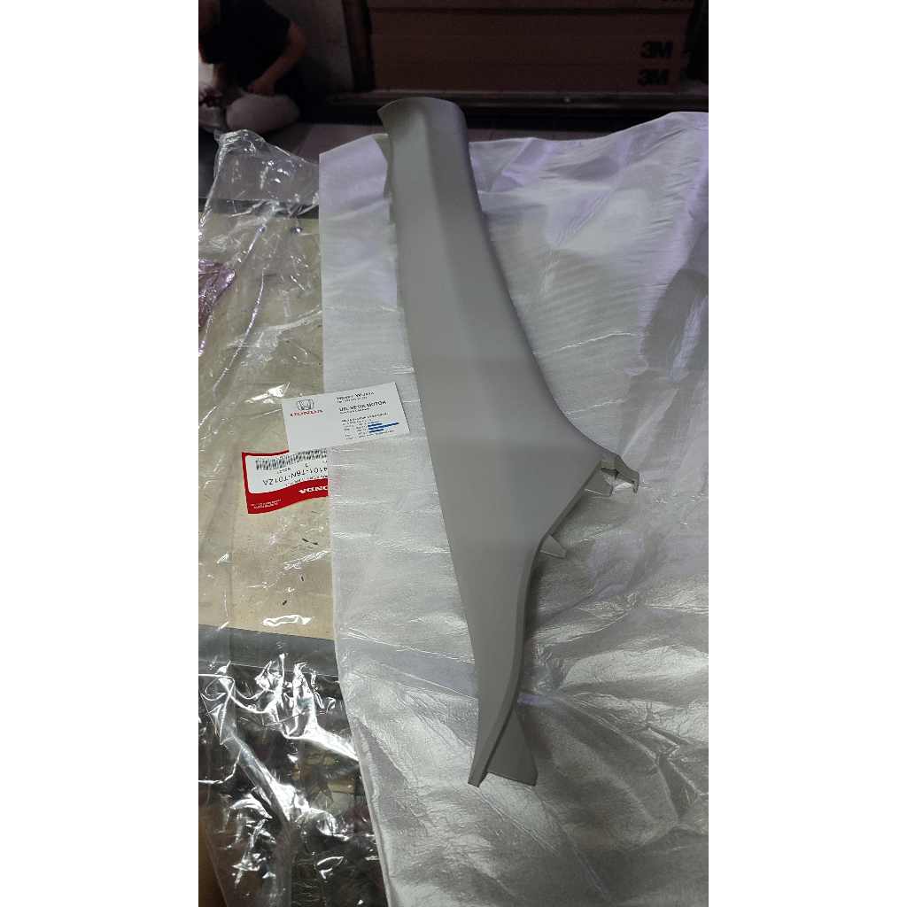 Garnish pillar cover for front door glass pole inside Honda HRV 2014 ...