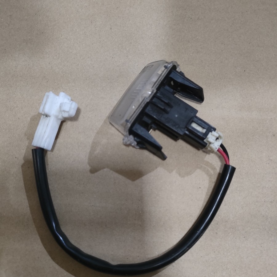 Original toyota sienta yaris number plate light | Shopee Malaysia