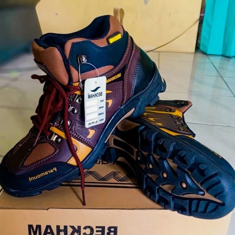Beckham Paramount shoes//mountain shoes//hiking shoes 100 c/o Ori ...