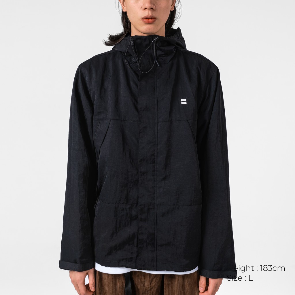 HITAM Alpha Windbreaker Boxy Cut Jacket Bodypack Jacket - Black ...