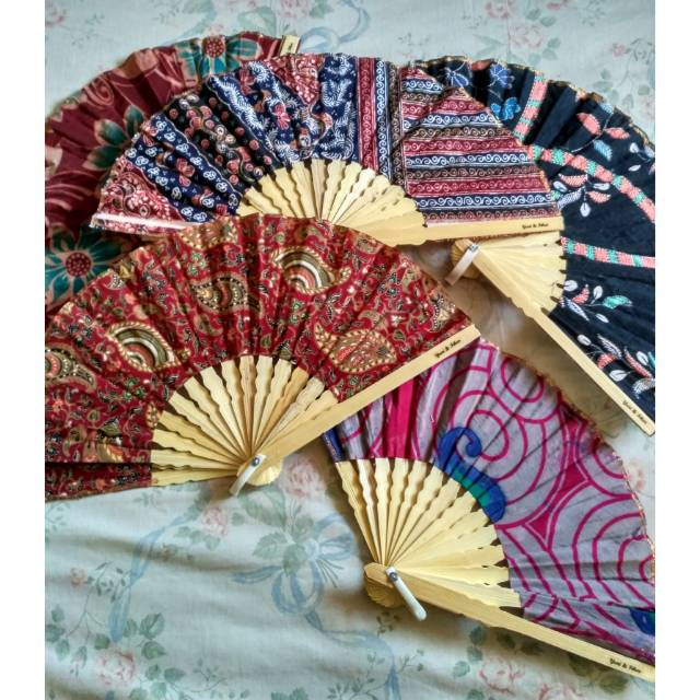 Wedding Souvenir Jumbo Batik Fan Size 18cm Contents 50pcs | Shopee Malaysia