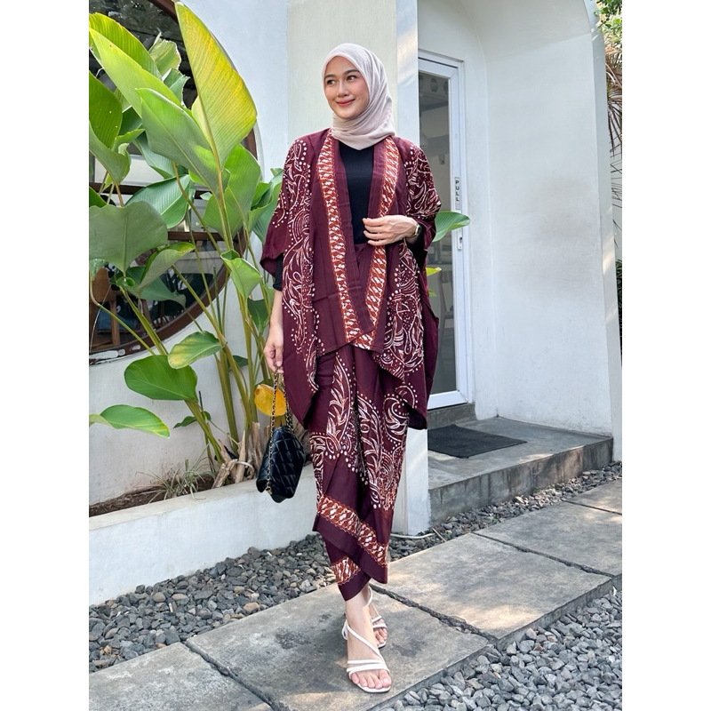 Simple Wedding Outfit One Set Batik Wrap Skirt Kimono Latest Women's ...