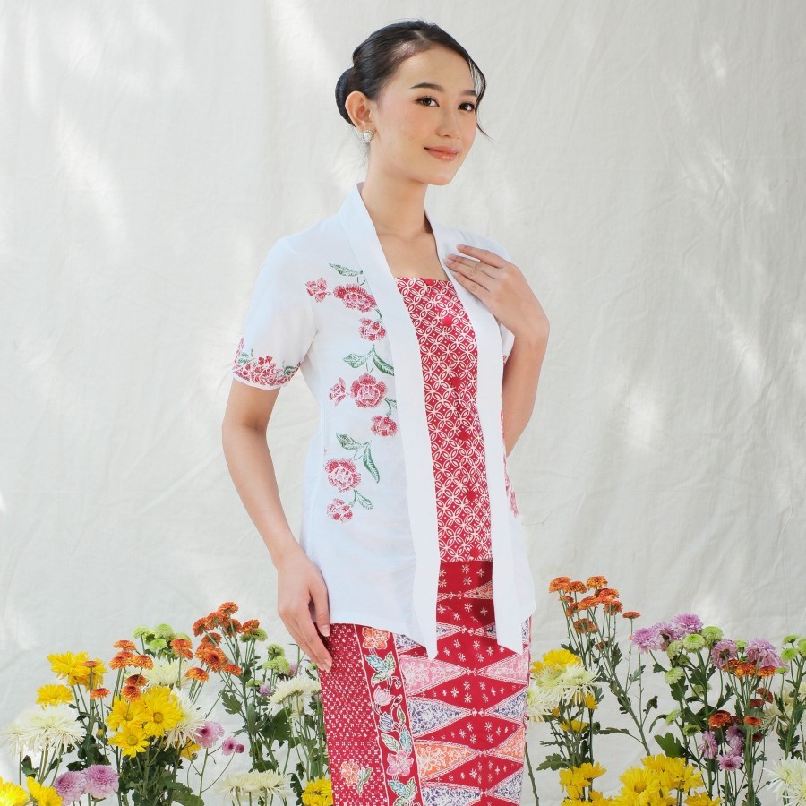 KATUN PUTIH MERAH Kebaya batik naura Short Sleeve Mera Cotton White Red ...