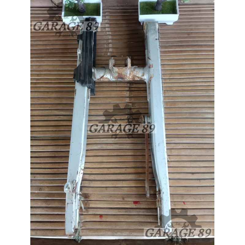 Swing arm rear chassis Swing arm for old Yamaha Jupiter MX, second hand ...