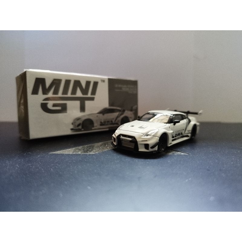 Mini GT LB Silhouette Works Nissan R35 GT-R 209 v1 white | Shopee Malaysia