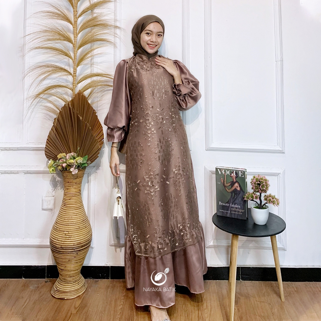 Raya COLLECTION - NAYAKA BATIK Maxi Dress Zaneta Dress Brocade Tulle ...
