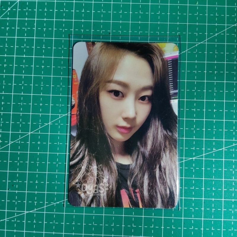 Photocard giselle aespa girls real world ver | Shopee Malaysia