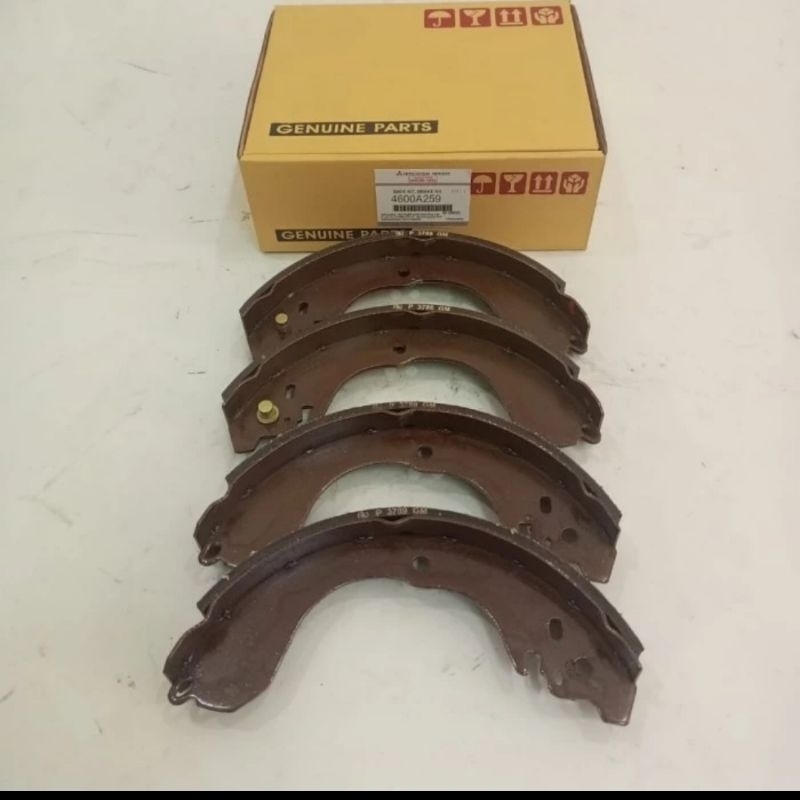 Rear BRAKE SHOE REAR BRAKE Lining GRAND LIVINA OLD L10 NEW L11 3ROW/XPANDER EXPANDER | Shopee ...