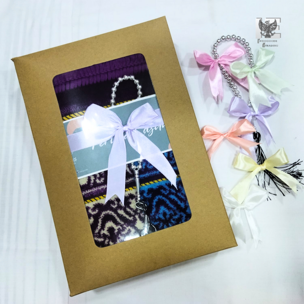 Hajj Souvenir Gift Box Hampers - Turkish Sajadah / Turkey MC | Hampers ...