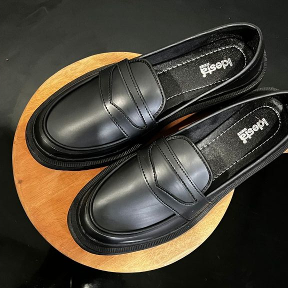 Men's Shoes Slip On Docmart Loafers Formal Loafers Black MATTE | Shopee ...
