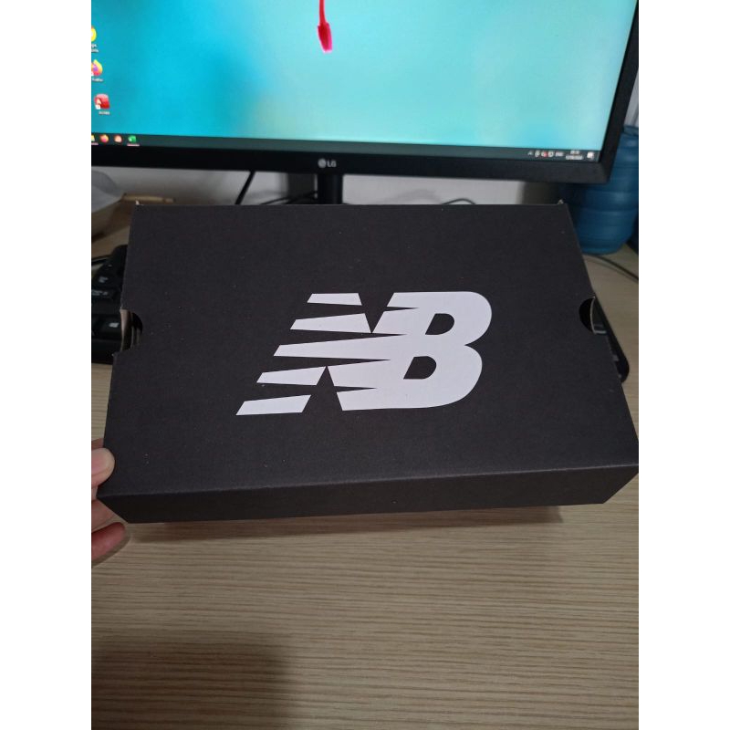 New Balance Junior Shoe Box | Shopee Malaysia