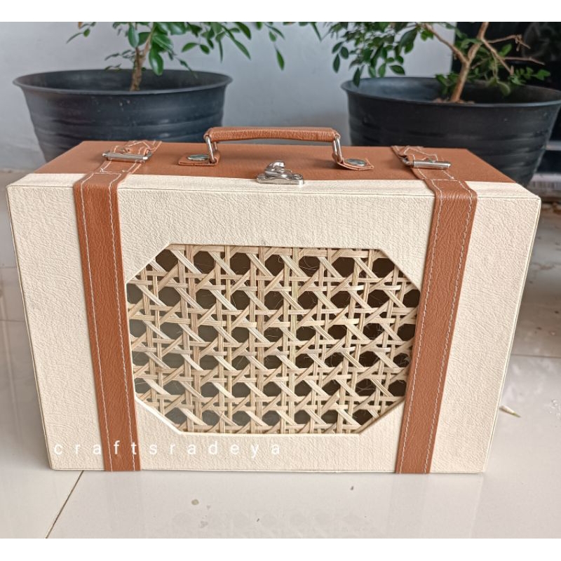 Woven Bamboo Box Bag / Hardbox Gift Hampers Jar Jar / Unique Beautycase ...