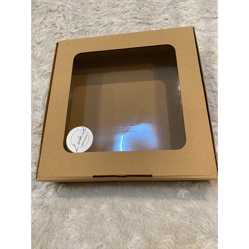 Gift box 30x30x7cm (mica) (add bubble wrap for regular delivery ...