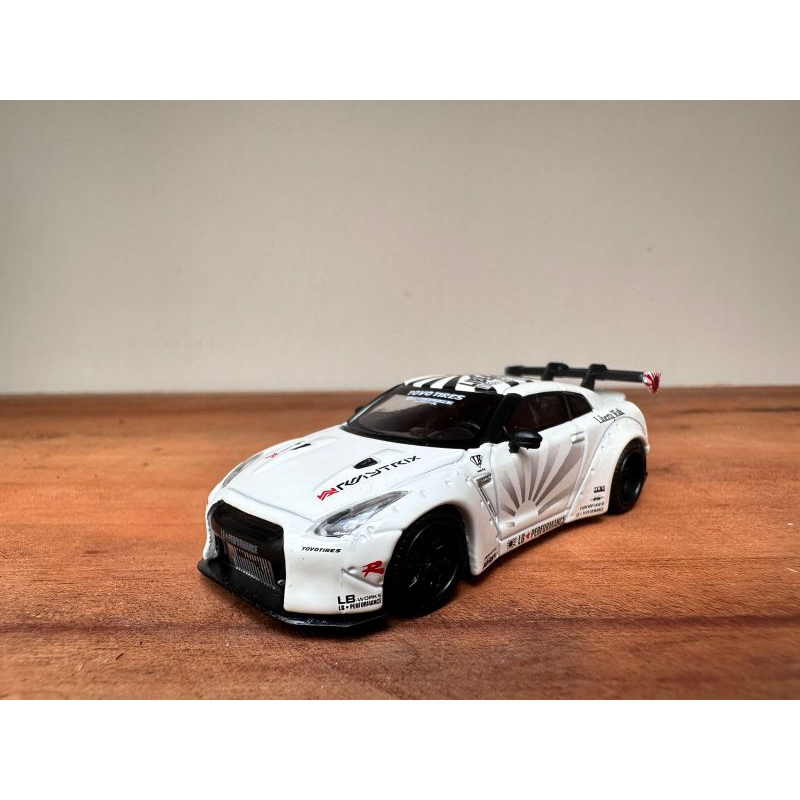 Mini GT LB Works Nissan GT-R R35 white no.64 | Shopee Malaysia