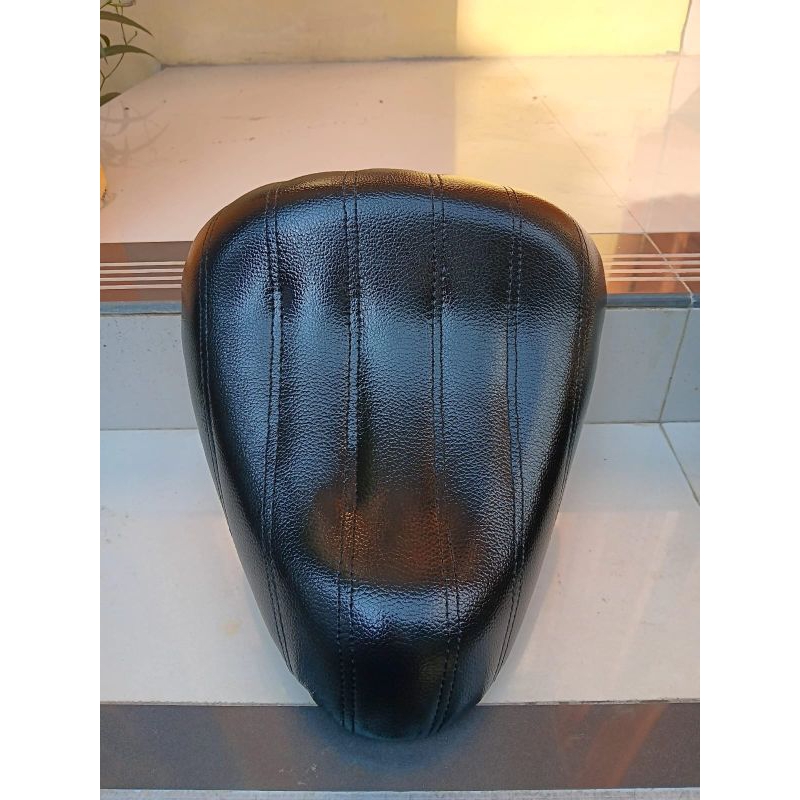 Custom single seat motorbike seat, custom single seat chopper bobber ...