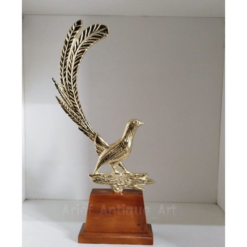 Trophy/metal Cup With Long Tail Magpie motif 3D gold finishing | Shopee ...
