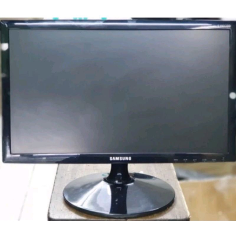 Samsung 16 inch LED monitor plus Bonus | Shopee Malaysia