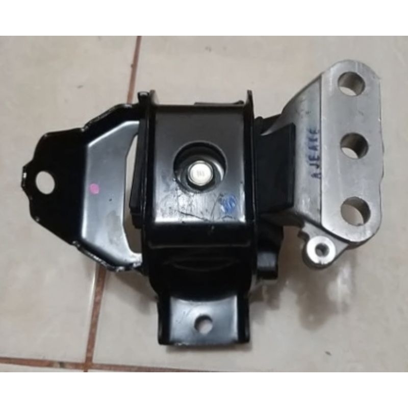 MESIN Engine mounting Right Or Engine Mount all new ertiga Original ...