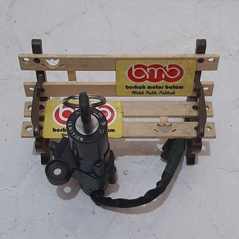 Ktm Duke 200 ignition Key switch ignition original used | Shopee Malaysia