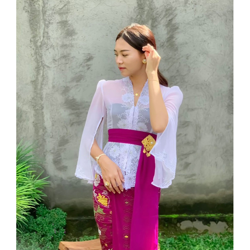Kebaya Is A Broken Hand Embroidery, The Latest motif, The Latest kebaya ...