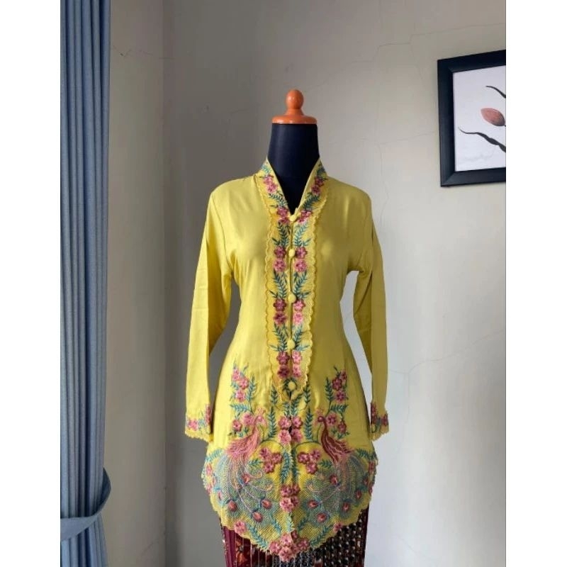 Zahrah Gallery - kebaya Tille Peacock Flower Tille Tille Embroidery ...