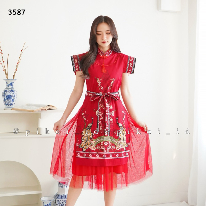 MERAH New CNY Red cheongsam dress/Midi dress lace batik Sogan ikat ...